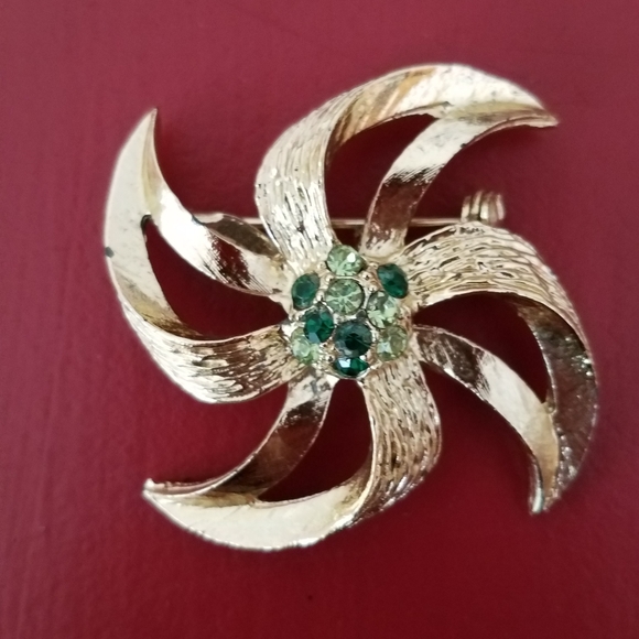 Jewelry | Vintage Gold Tone Pin | Poshmark